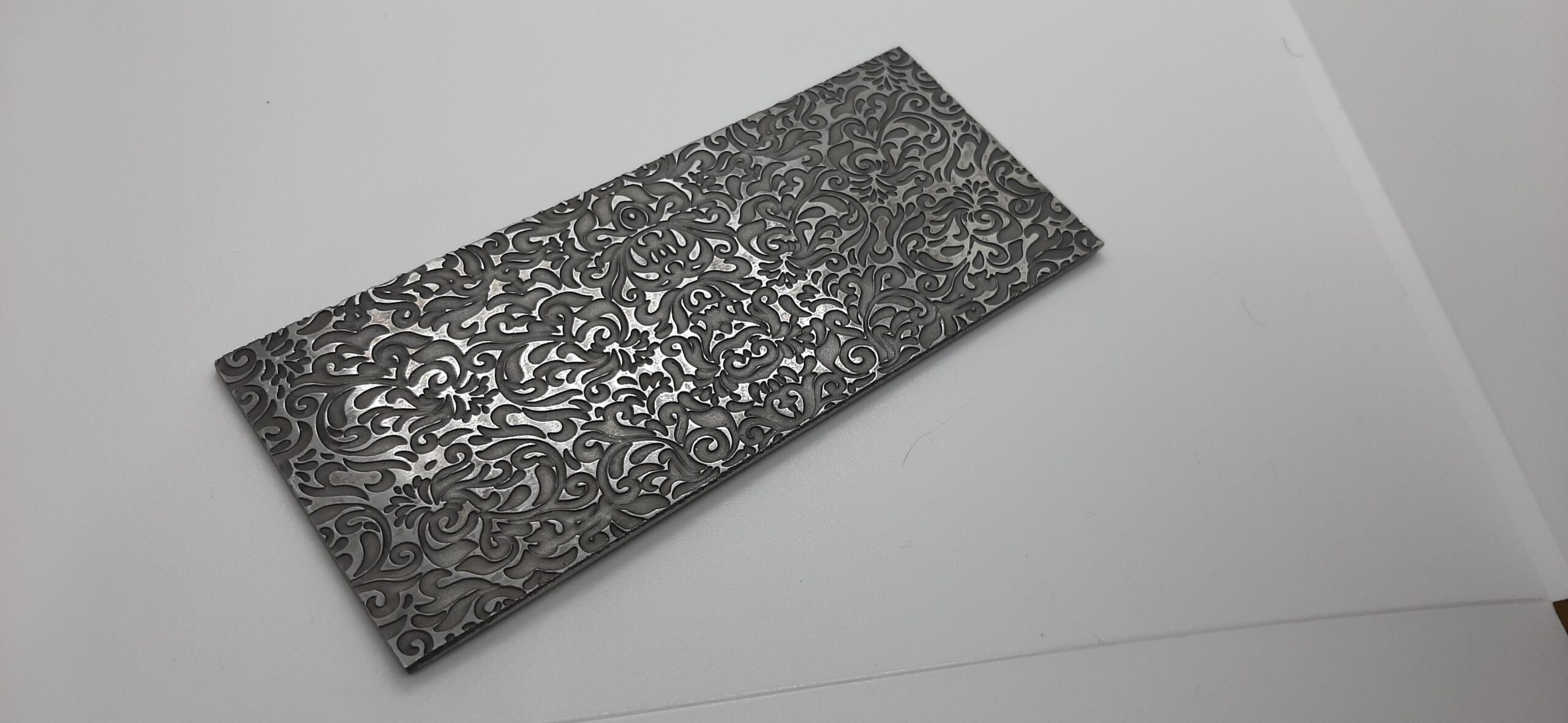 Steel Texture Plate Experiment - Mielo Abelo Designs